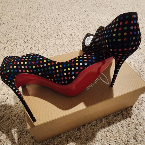 Christian Louboutin | Shoes | Christian Louboutin Paris Red Bottoms ...